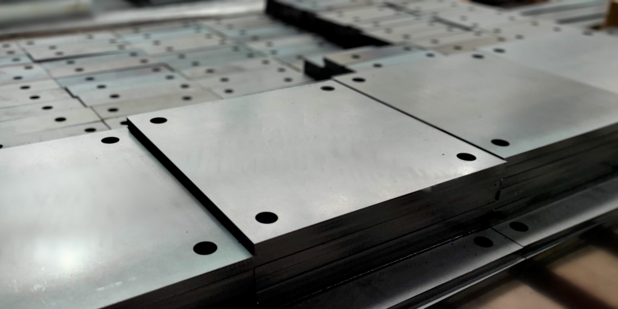EZY STEEL- Steel base plates, welding tables, castors and stair treads